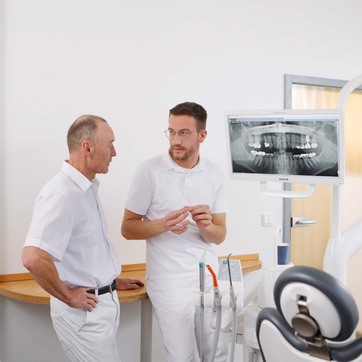 Implantologie - Zahnarztpraxis Jan Zander in Leiferde